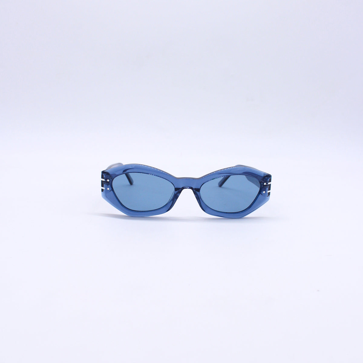 GISELLE FRAMES – Ba hué